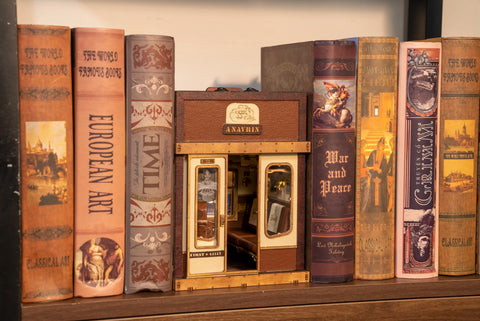Mô hình booknook 1940s Train Cabin – Book nook